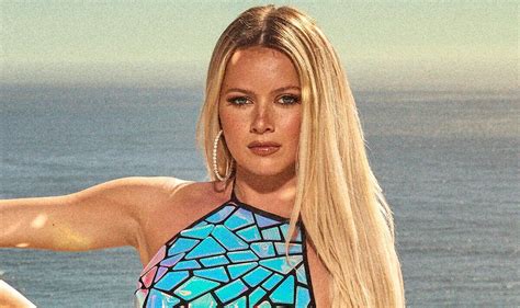 Love Island S Tasha Ghouri Puts On Sizzling Display In Reflective Swimsuit Celebrity News