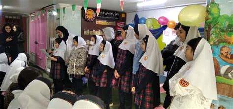 جشن افتتاحیه سفیران سلامت در مدرسه تحت پوشش مرکز خدمات جامع سلامت شهید