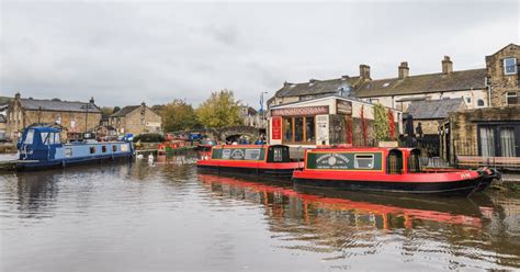 Leeds Liverpool Canal Tithe Barn Skipton