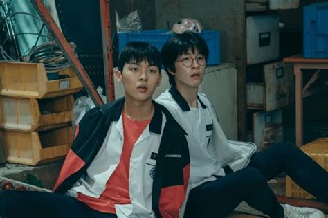Park Jihoon Is A Weak Hero In New Drama Still Cuts Kpopping