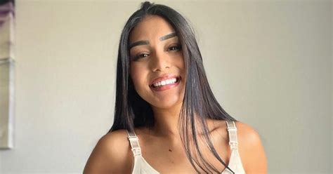 ‘90 Day Fiance Thais Poses Nude Amid Pregnancy In Touch Weekly