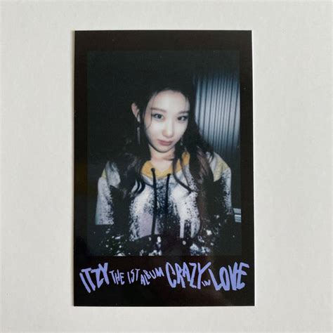 Itzy 1st Album Crazy In Love Soundwave Fan Sign Video Call Event