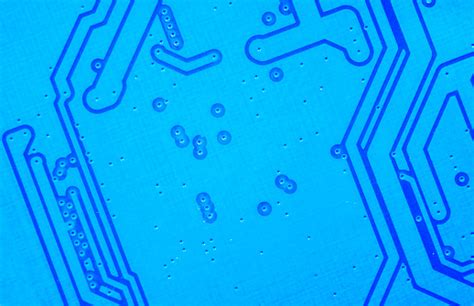 마이크로 칩 저항 및 전자 부품 Circuitboard의 매크로 샷 컴퓨터 하드웨어 기술입니다 블루 톤에서 통합된 통신