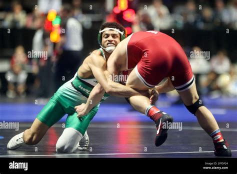 Utah Valleys Demetrius Romero Takes Down Oklahomas Tate Picklo During