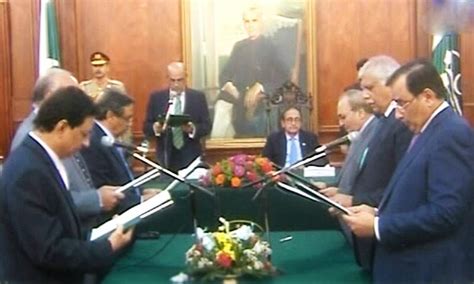لاہور پنجاب کی 6 رکنی نگراں کابینہ نے حلف اٹھالیا Pakistan Dawn
