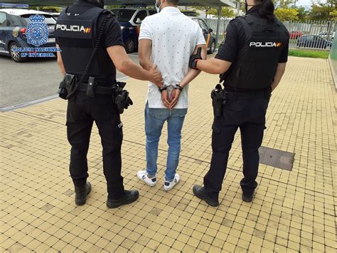 La Policía Detiene A Un Hombre Por Estafar 23 700 Euros A Una Empresa