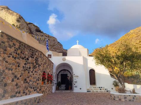 Ιερ Ιερός Ναός Ευαγγελισμού Θεοτόκου Εμπορείου Σαντορίνης