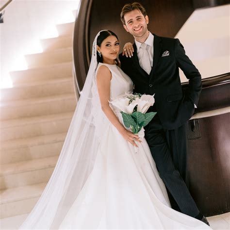 شاهدوا مي الغيطي وزوجها البريطاني في لحظات رومانسية لا تُنسى مجلة هي