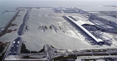 초강력 제비에 일본 마비인공섬 간사이 공항 폐쇄