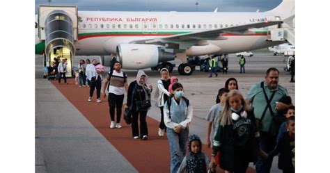 Първите българи от Ливан се завърнаха у нас