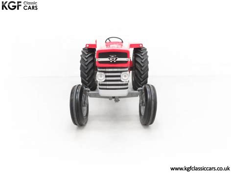 A Fully Restored Massey Ferguson Mf165 Massey Ferguson Red £ 12995