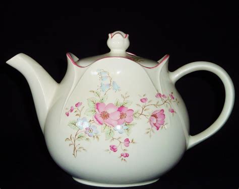 Vintage Sadler Windsor England Teapot With Scalloped Rim
