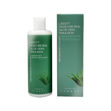 Amazon.com: Jigott - Moisture Real Aloe Vera Emulsion 10.1 FL OZ/300ml ...