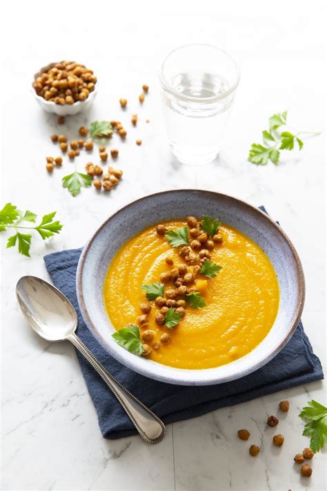 Soupe de carottes et panais pois chiches grillés Recettes de cuisine Club Carotte