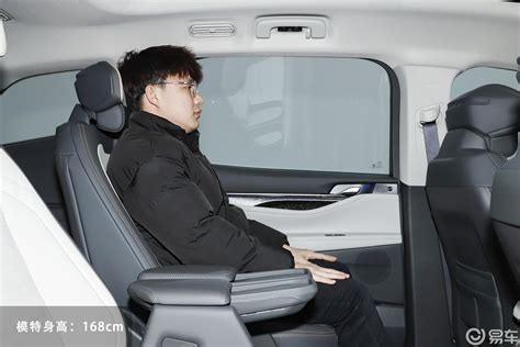【锐界锐界l 20t 四驱至尊型 7座后排空间体验图片 汽车图片大全】 易车