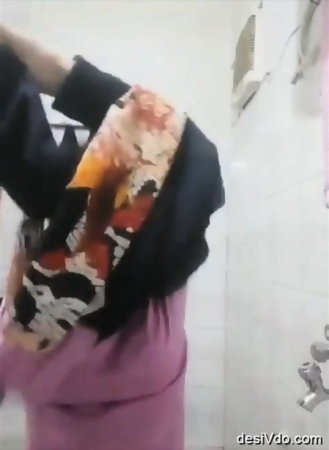 Zoya Khan Chamet Pakistani