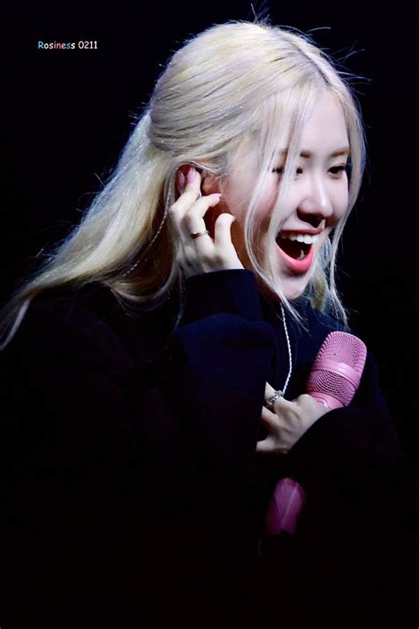 Rosiness 로제니스 on Twitter Pink tour Blackpink rose Rosé blackpink