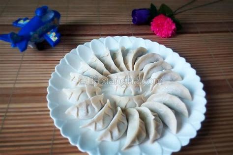 猪肉酸菜饺子的做法菜谱香哈网
