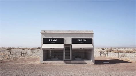 Prada Marfa Scrolller