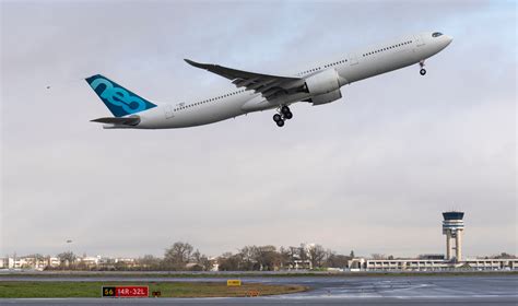 Primeiro voo da nova versão do A330neo peso máximo de decolagem aumentado