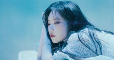 예지 신곡 Home 티저 공개 눈 뗄 수 없는 우산 퍼포먼스