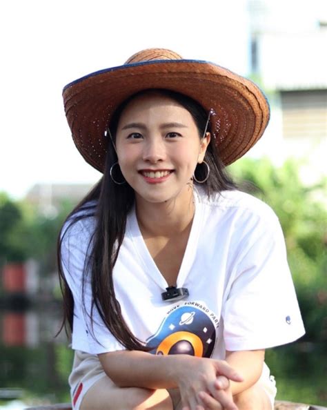ไอซ์ รักชนก คือใคร ส่องประวัติและหลากหลายเรื่องน่ารู้จัก