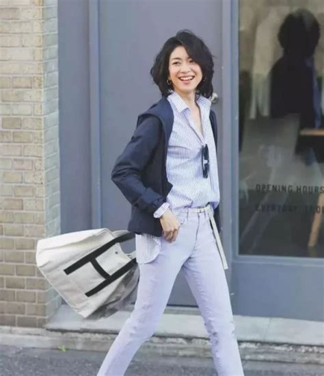 奔五奔六的女人，建議少穿運動鞋， 這雙「懶人鞋」優雅好穿不打腳！