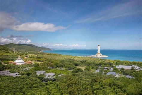 “琼”尽全力 守“沪”平安 南山景区免票致敬援沪医护人员三亚海南袁永东
