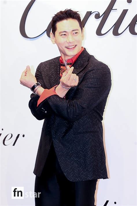 포토 유태오 이런 하트 어때요 헉스