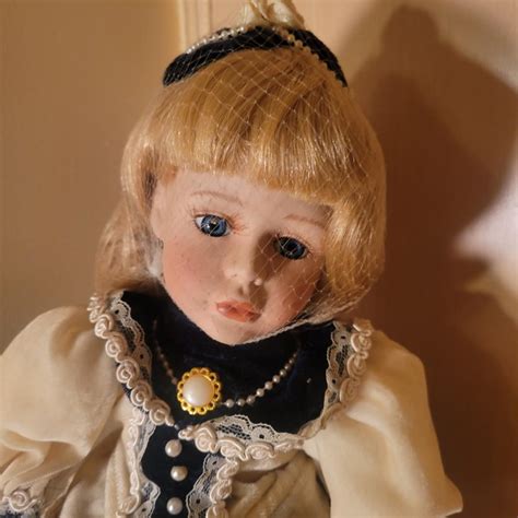 Georgetown Collection Porcelain Doll And More Br Dw Estatesales Org