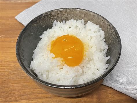 いつもの「卵かけご飯」がレベルアップ！卵と一緒に漬ける“調味料”とは？
