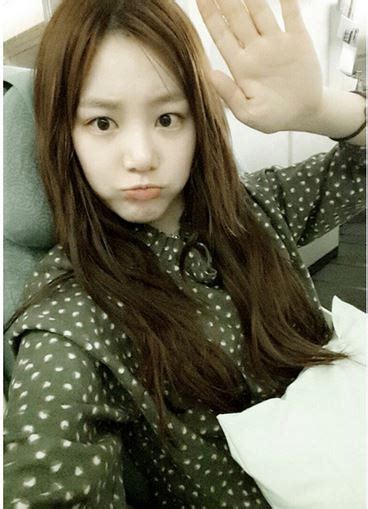 이유비 볼 빵빵 귀요미 포즈 잘 준비완료 JTBC 뉴스