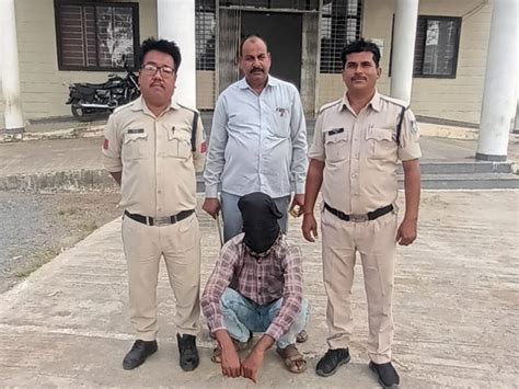 Sagar Police Caught District Accused सागर पुलिस ने पकड़ा जिलाबदर