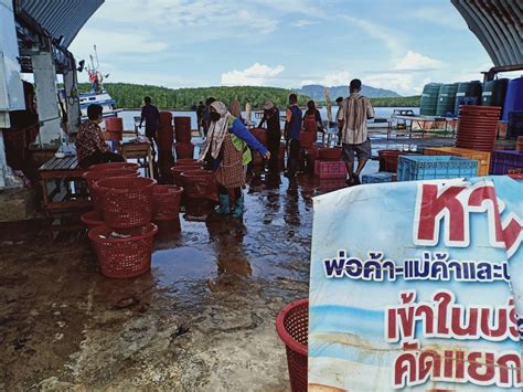 ในวันที่ 1 ก ย 64 เวลา 0830 ศรชล ภาค 3 โดย ศคท จังหวัดกระบี่ บูรณาการ
