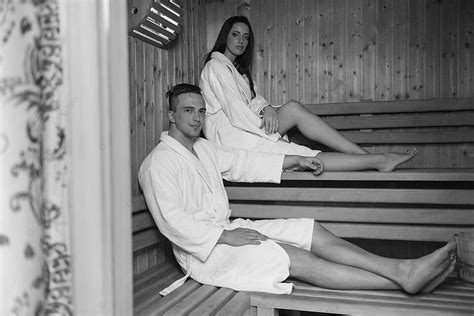 Fondo Pareja Relajándose En La Sauna Retrato Sauna Ocio Foto E Imagen Para Descarga Gratuita
