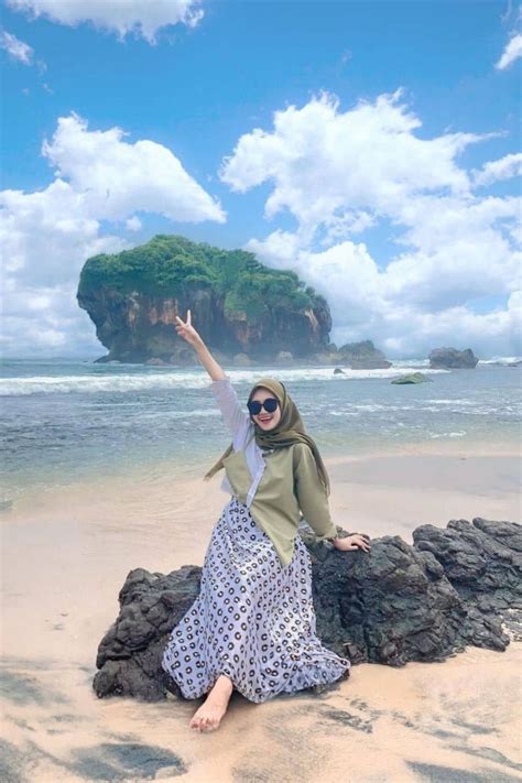 Style Hijab Ke Pantai Remaja Ootd Poses Beach Poses Model Poses