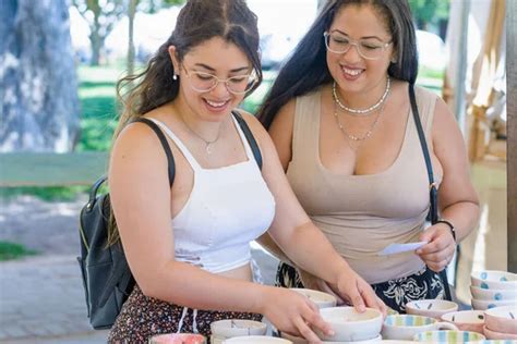Mother Daughter Smiling Young Latinas Venezuelan Ethnicity White Skin