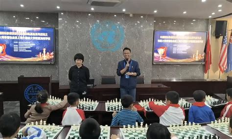 1对40车轮大战！ 国际象棋女子国际特级大师李雪怡再进龙岗校园龙岗新闻网