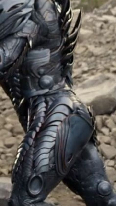 Is Anyone Else Getting Gethlegion Vibes From Netflixs Lost In Space Rmasseffect