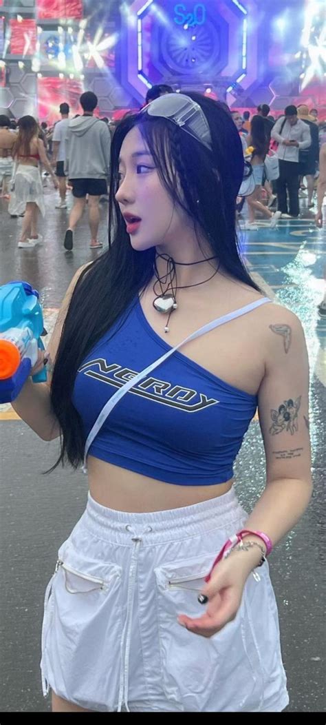 현명 해변 비키니 가슴골 후방주의 짤티비 Jjtvkr