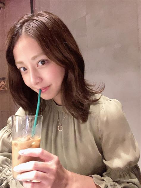 【画像45選】本郷杏奈のかわいい顔やスタイル抜群の私服姿！卒アルや若い頃も！ エンタメプレス