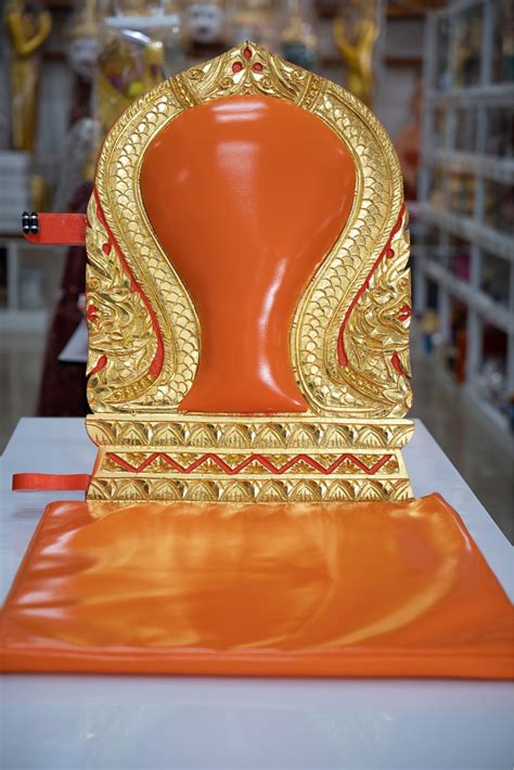 อาสนะพนักพิงแกะลาย พร้อมเบาะรอง อาสนะพระ อาสนะสงฆ์ อาสนะไม้ คละสี