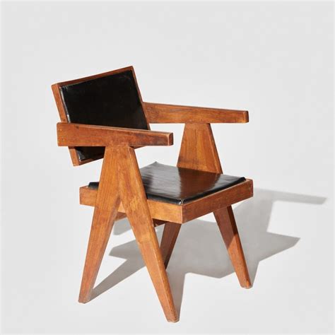 Harry Bertoias Diamond Chair Requires Primitive Method Of Construction