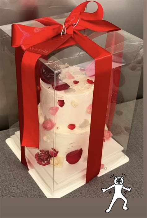 잡담 윈터 생일에 받은 꽃이랑 케이크 다 누가 보낸걸까 인스티즈instiz 연예 카테고리