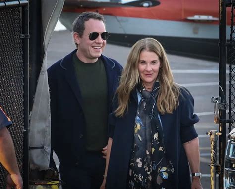 Melinda French Gates Spotted Arriving To Nyc By Helicopter Hitting