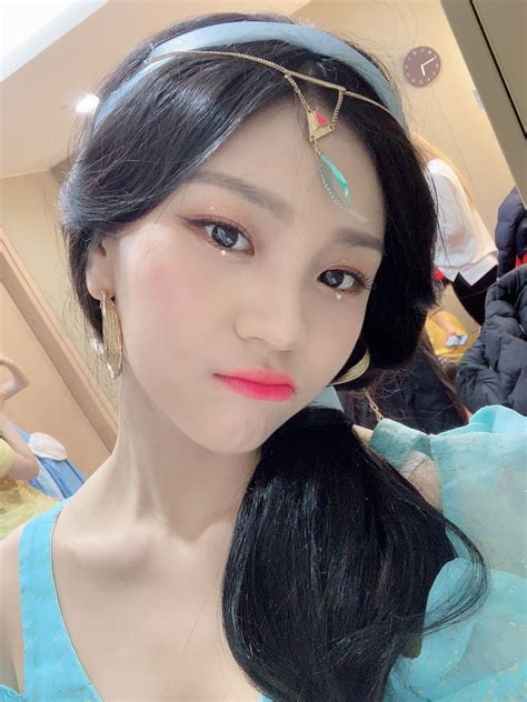 여자친구 엄지 최근 셀카 연예이슈 수다방 네모판