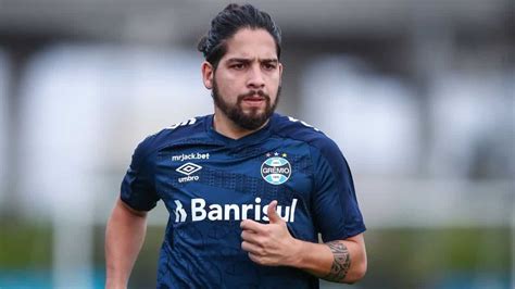 Benítez Estreia Com Assistência E Boa Participação No América Mg