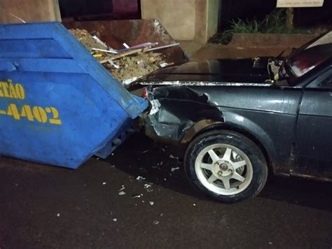 Ivinhema Homem Bate Carro Em Caçamba De Entulhos — Notícias De