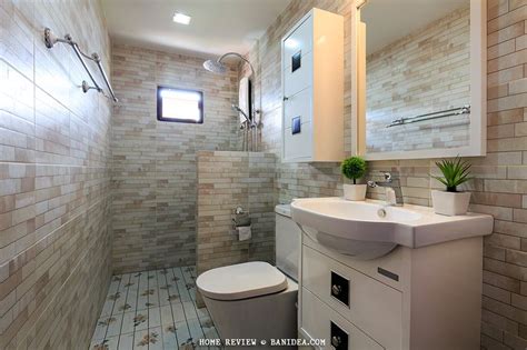 Clean And White Bathroom Tiles
