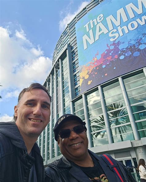 Tus Aqui Con Mi Amigo Vernon Neilly Gran Guitarrista Actor Productor Y Empresario